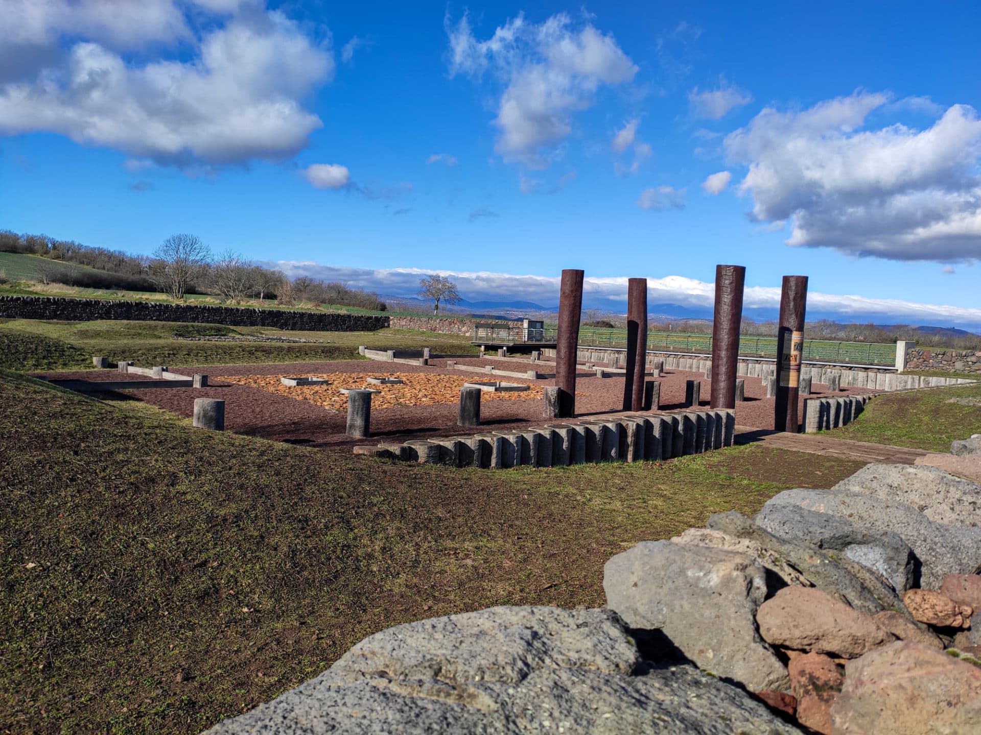 Altamica - Les gaulois et leurs traces sur le magnifique plateau de Corent.